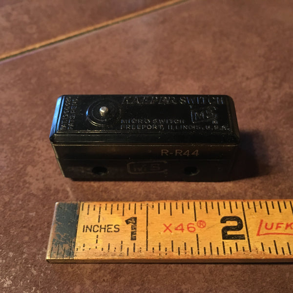 Kalper Honeywell R-R44, Microswitch, NOS. – G's Plane Stuff