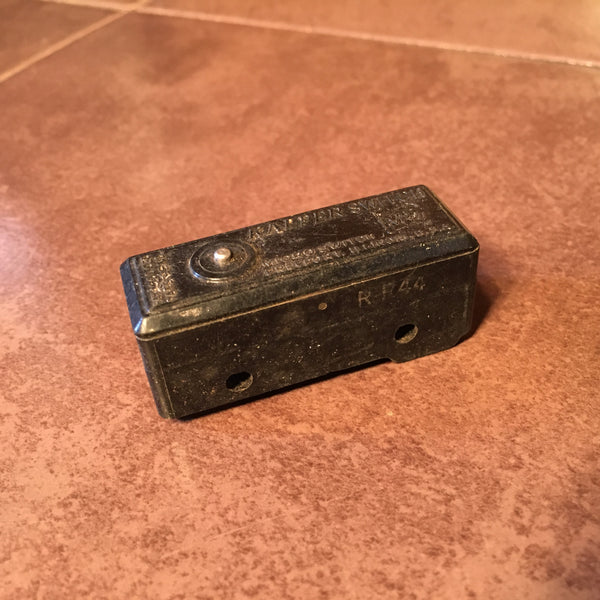 Honeywell Microswitch Kalper R-R44, NOS. – G's Plane Stuff